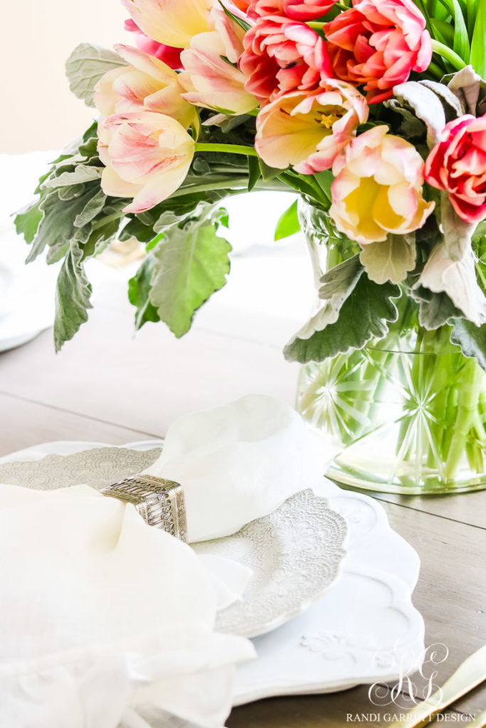 Beautiful Spring Entertaining Ideas with Fresh Flowers and Mini Bouquets