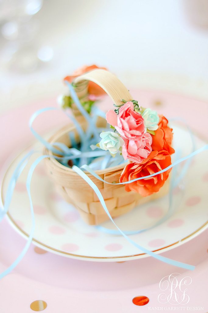 How to Set a Perfect Pink Easter Table with DIY Mini Floral Easter ...