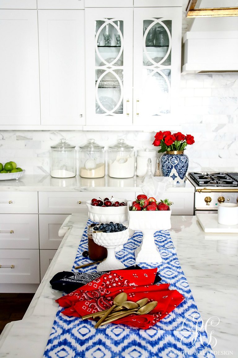 Summer Entertaining - Easy Decor and Ice Cream Sundae Bar for the ...