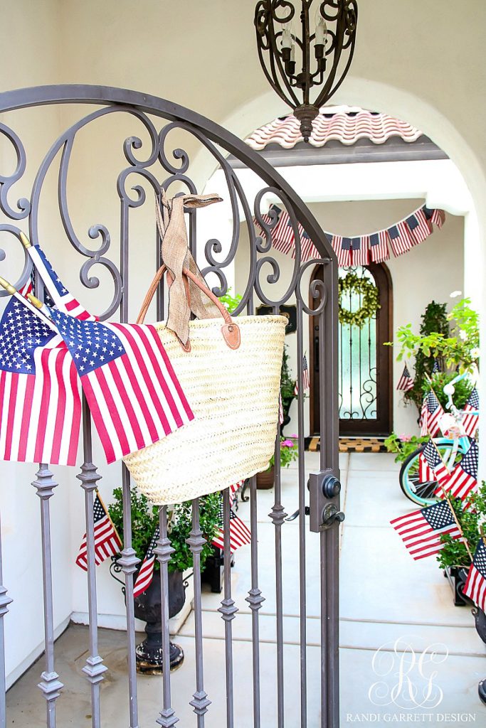 30 Tips for Summer Decorating - Simple Tips to style your Home for Summer