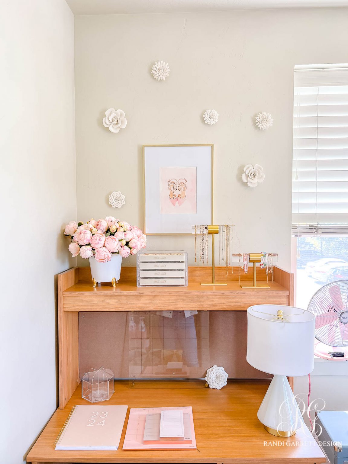 Ellie's Chic Dorm Room - Randi Garrett Design