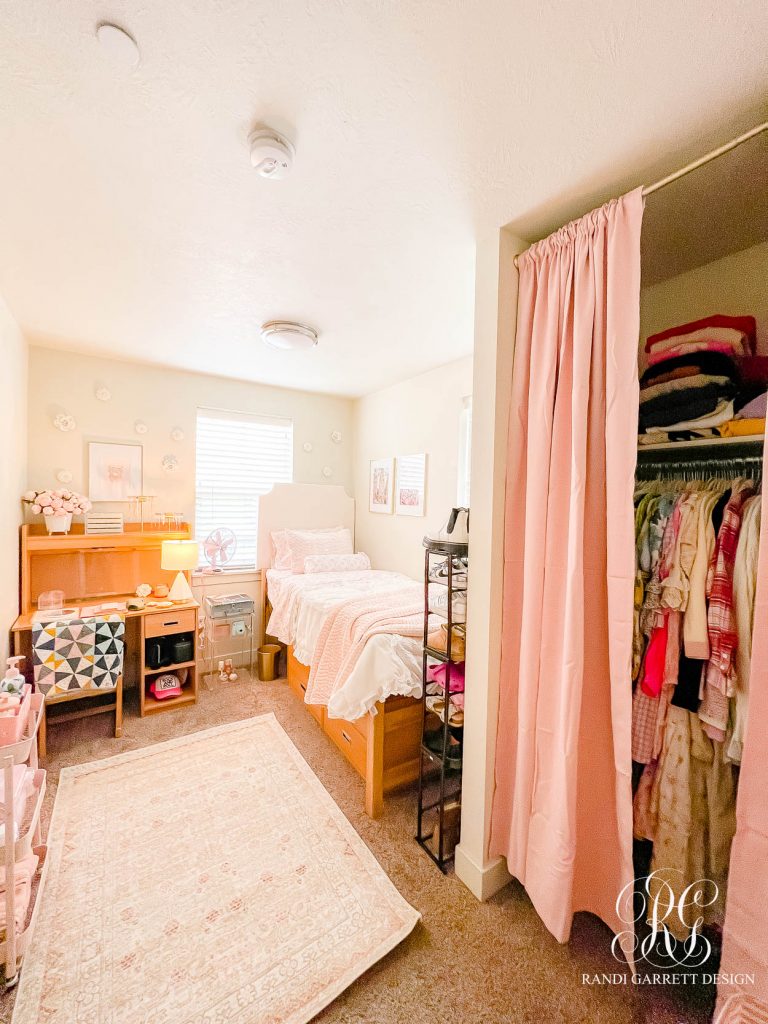 Ellie's Chic Dorm Room - Randi Garrett Design