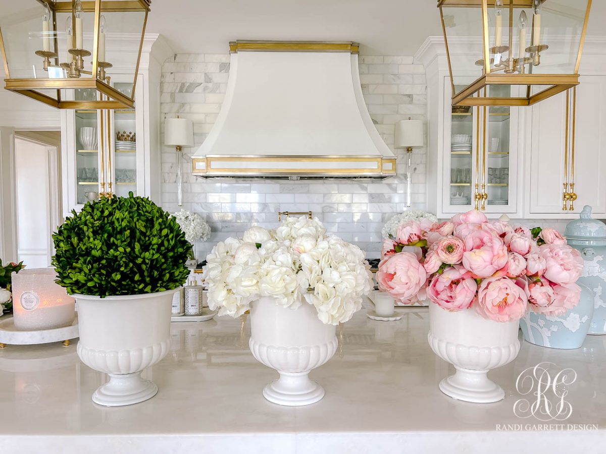 Spring Decor Ideas + 3 Simple Spring Floral Arrangements - Randi ...